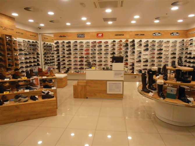 OC Atrium Flora Praha obchody - Converse, Vans, Tommy Hilfiger, Lacoste ...